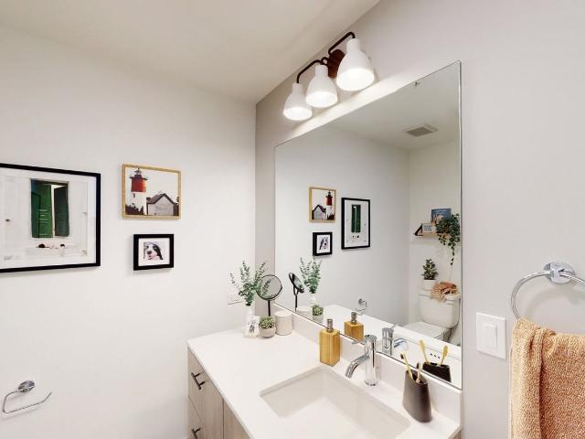 Westover at The Crosswalks 1 Bedroom Apartment for Rent at 1108 E Armour Blvd, Kansas City, MO 64109 Center City