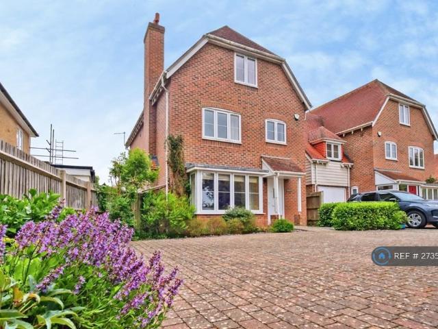 Westover Road, Lymington, SO41 4 bed detached house to rent £2,700 pcm £623 pw