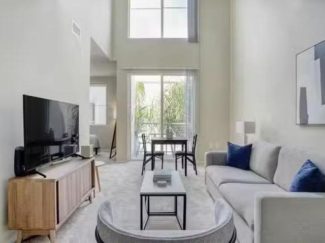 Westlawn Avenue, Los Angeles, CA