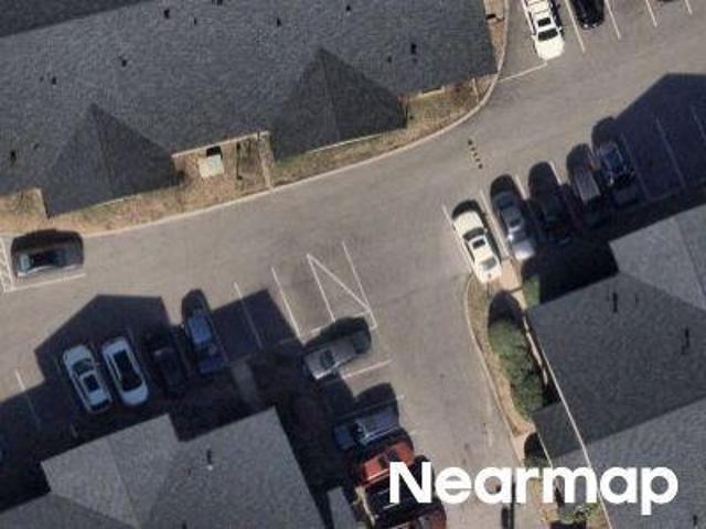 Westlawn Dr