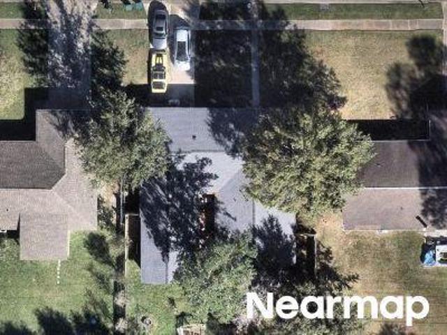 Westlawn Dr