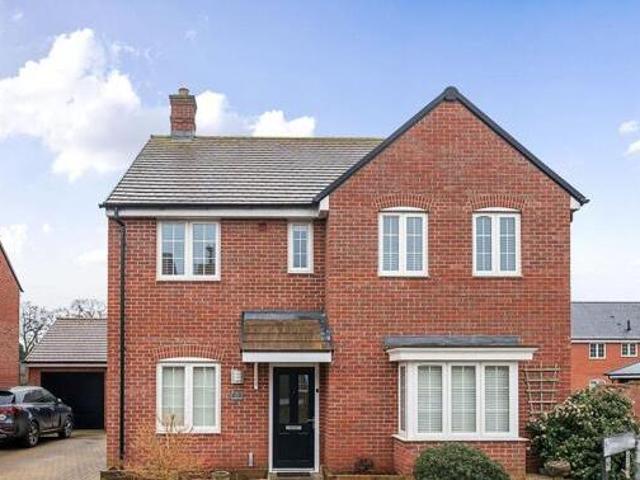Westlake Gardens, Bramley, 4 Bedroom Detached