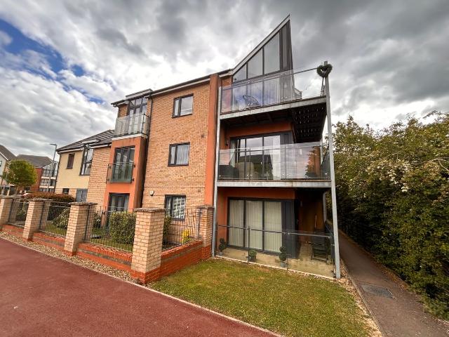 Westland Close, Cambridge CB23, 2 bed flat to rent, £1,300 pcm | PrimeLocation