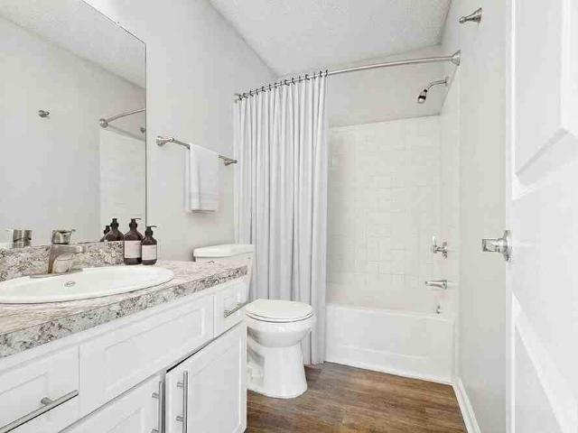 Westland Park 1 Bedroom Apartment for Rent at 6710 Collins Rd, Jacksonville, FL 32244 Duclay