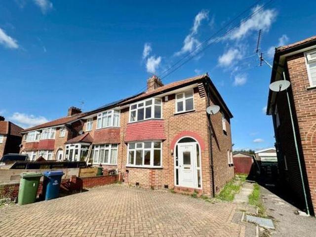 Westleigh Gardens, Edgware, 3 Bedroom Semi detached