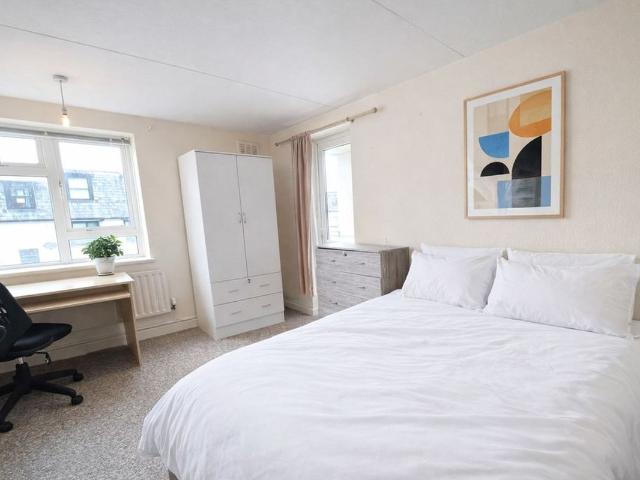 Westmount, Finsbury Road BN2, 4 bed flat to rent, £2,227 pcm | PrimeLocation