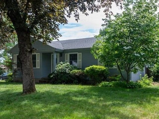 Westmont Cir, Shrewsbury, Home For Sale