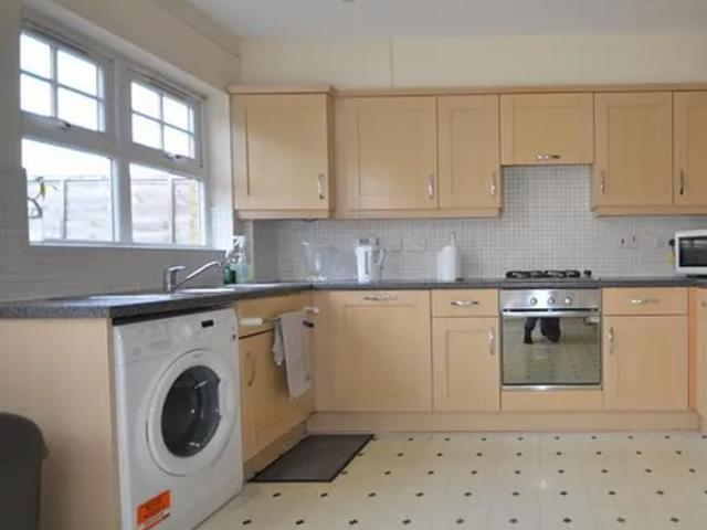 Westmoreland Road, London, NW9 9BW, United Kingdom | 5 bed townhouse for rent #138311949 | Rentberry