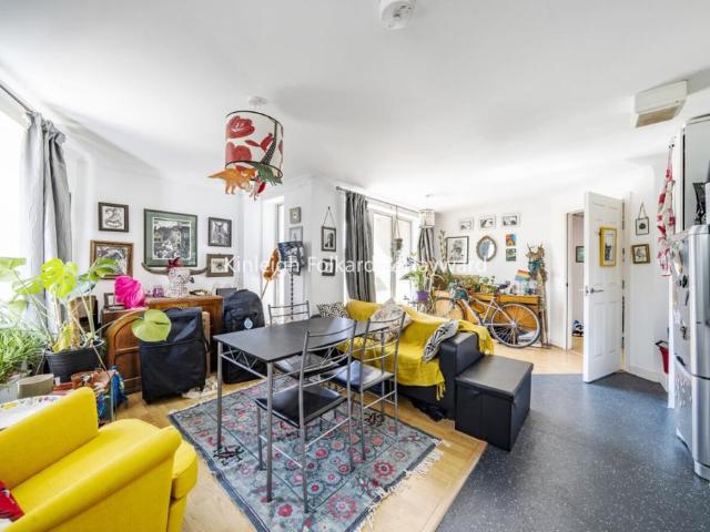 Westmoreland Road, London, SE17 2 bed flat to rent £2,350 pcm £542 pw