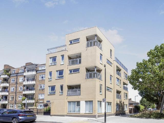 Westmoreland Road London SE17 2 bed flat to rent £2,350 pcm £542 pw