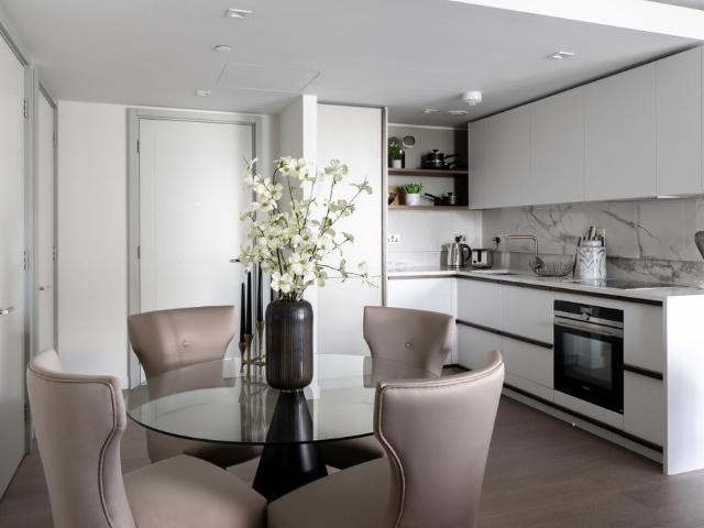 Westmark Tower, Newcastle Place, W2 2 bed apartment to rent £5,200 pcm £1,200 pw