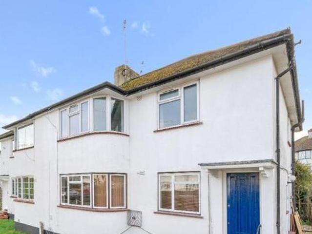 Westmere Drive, London, 2 Bedroom Flat