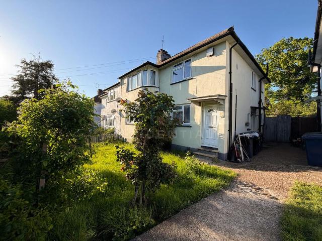 Westmere Drive, London NW7, 2 bed maisonette to rent, £1,950 pcm | PrimeLocation