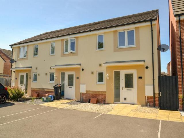 Westminster Way, Bridgwater TA6 2 bed end of terrace house to rent £1,175 pcm £271 pw