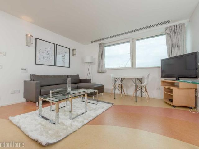 Westminster Bridge Road, Waterloo. 2 bed apartment to rent £2,900 pcm £669 pw