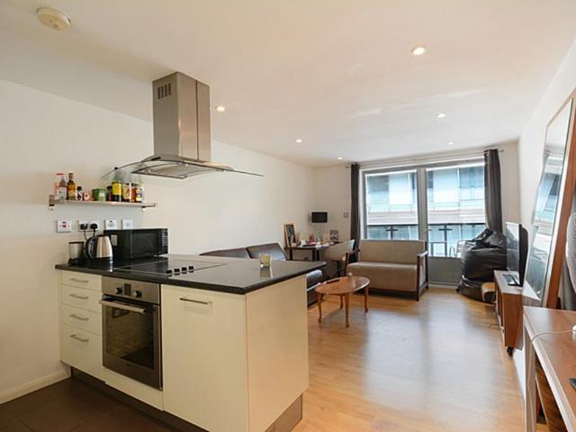 Westminster Bridge Road, London 2 bed apartment to rent £2,730 pcm £630 pw