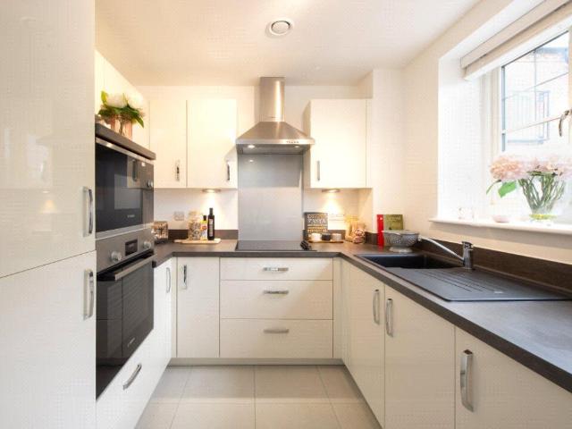 Westminster Bridge Rd, London SE1, 2 bed flat to rent, £3,900 pcm | PrimeLocation