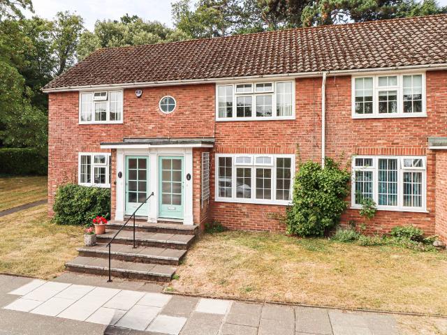 Westminster Court, St. Albans, Hertfordshire AL1, 3 bed maisonette to rent, £2,350 pcm | PrimeLocation