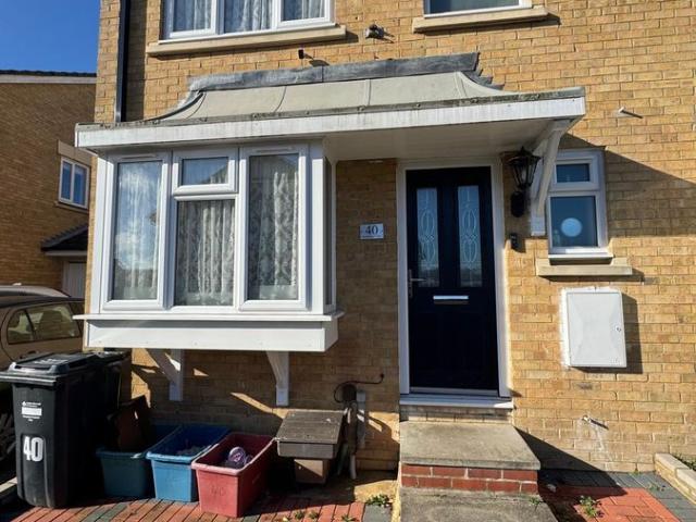 Westminster Close, Feltham TW14, 3 bed detached house to rent, £2,500 pcm | PrimeLocation