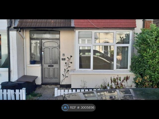 Westminster Drive, Westcliff On Sea SS0, 1 bed flat to rent, £1,100 pcm | PrimeLocation