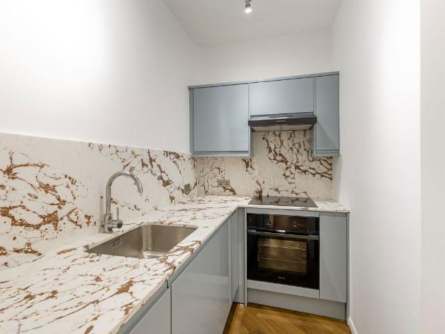 Westminster Mansions, Great Smith Street SW1P, 1 bed flat to rent, £2,600 pcm | PrimeLocation
