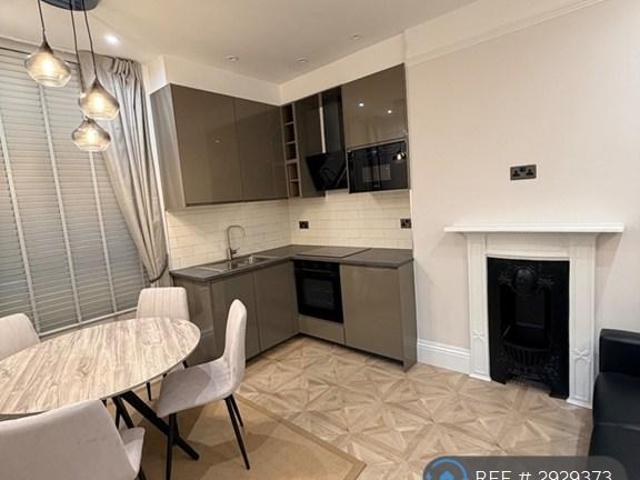 Westminster Mansions, London, SW1P 1 bed flat to rent £2,297 pcm £530 pw