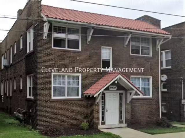 Westside 3 Bedroom Apartment $450 security deposit special!.