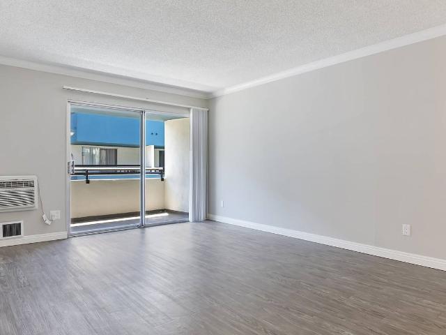 Westside Terrace Apartments 2 Bedroom Apartment for Rent at 3636 S Sepulveda Blvd, Los Angeles, CA 90034 Palms