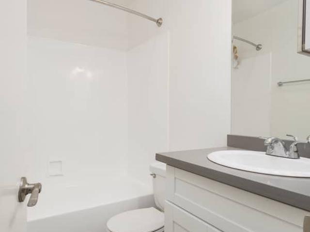 Westside Terrace Apartments 2 Bedroom Apartment for Rent at 3636 S Sepulveda Blvd, Los Angeles, CA 90034 Palms