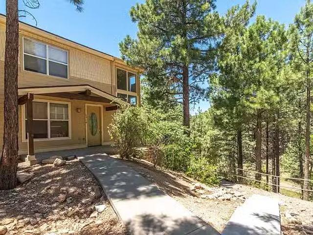 Westside Townhouse near Shopping, Urban trails, NAU and Downto.
