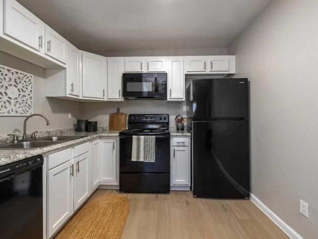 Westside Commons 1 Bedroom Apartment for Rent at 1335 W Saint Marys Rd, Tucson, AZ 85745 Menlo Park Panorama Estates