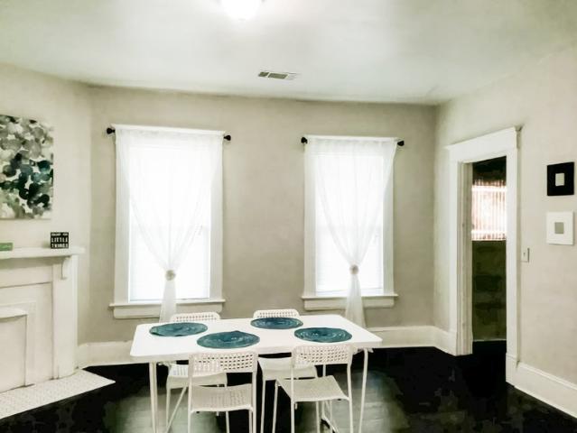 Westside Home, a 2 minute walk to bus 3