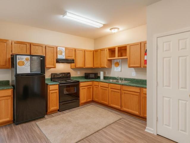 Westside Home, a 5 minute walk to bus 51