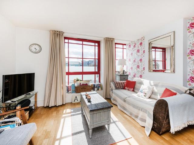 Weststand Apartments, Highbury. 1 bed flat to rent £2,150 pcm £496 pw