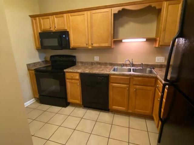 Westport Woods, LLC 2 Bedroom Apartment for Rent at 4500 Westport Woods Ln, Louisville, KY 40245