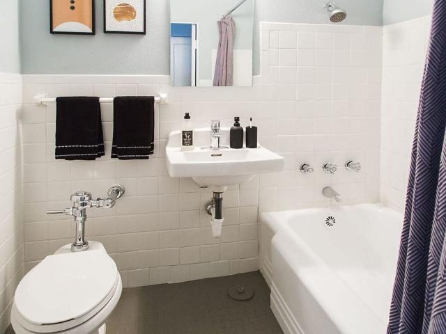 Westport Central Studio Apartment for Rent at 301 W Armour Blvd, Kansas City, MO 64111 Hanover Place