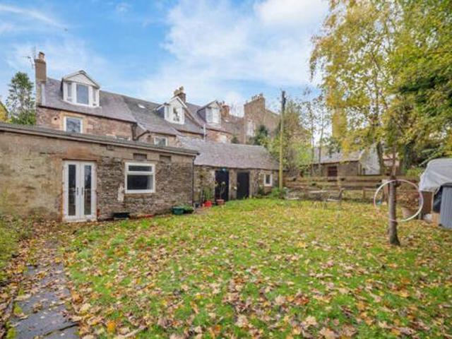 Westport, Lanark, 3 Bedroom Flat