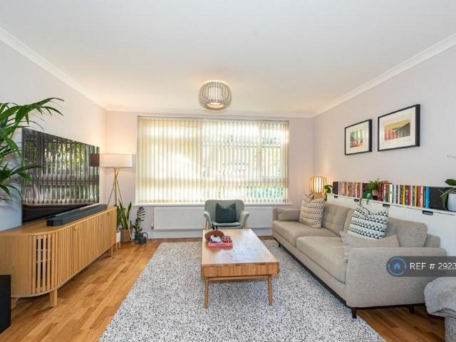 Westpark, London, W5 2 bed flat to rent £2,650 pcm £612 pw
