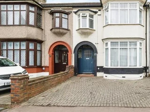 Westrow Drive, London, IG11 9JH, United Kingdom | 4 bed townhouse for rent #168135180 | Rentberry