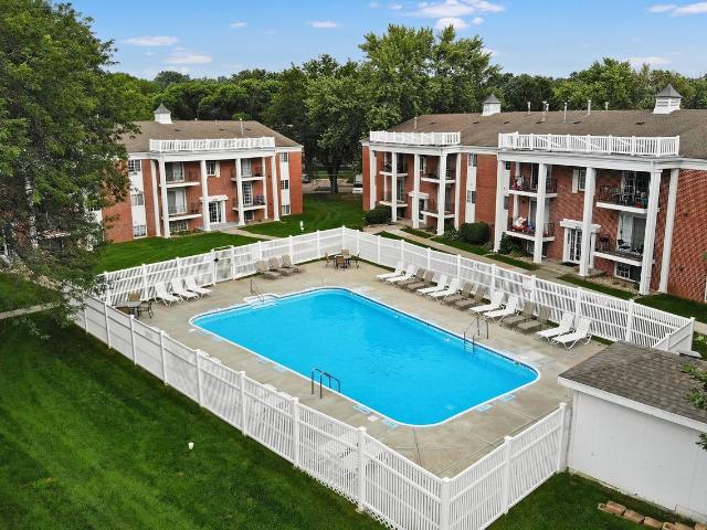 Westwood Apartments Studio Apartment for Rent at 11517 Westwood Ln, Omaha, NE 68144 Prairie Lane