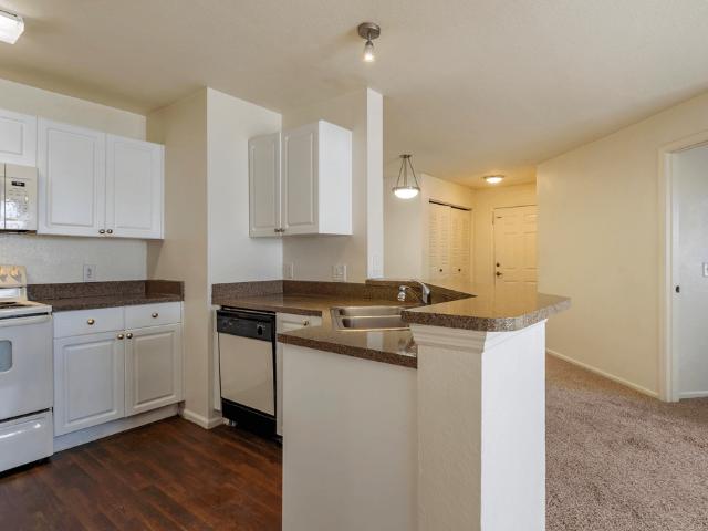 Westwood Apartments 2 Bedroom Apartment for Rent at 3739 Metro Pkwy, Fort Myers, FL 33916 Metro Park