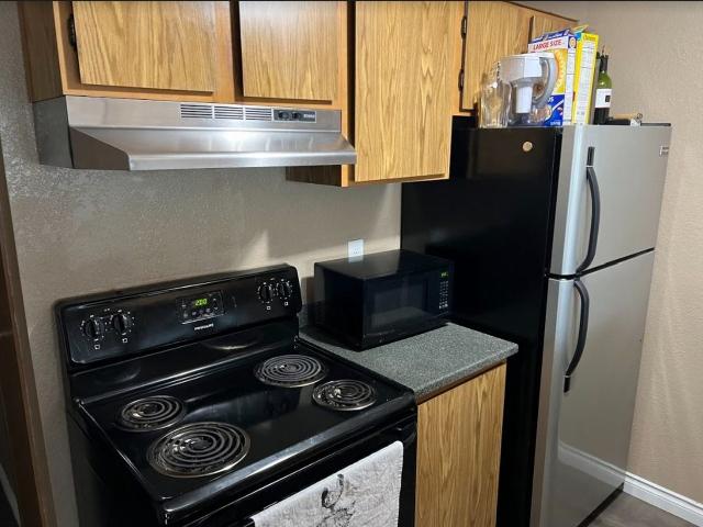 Westwood Apartments 3 Bedroom Apartment for Rent at 4327 8th Ave Ne, Seattle, WA 98105 University District
