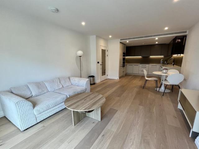 Westwood Building, Lockage Wood, SW6 2 bed apartment to rent £3,800 pcm £877 pw