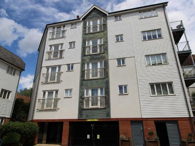 Westwood Drive, Canterbury CT2, 1 bed flat to rent, £1,050 pcm | PrimeLocation