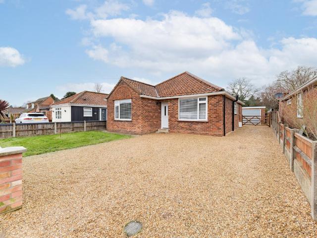 Westwood Drive, Norwich NR6, 3 bed detached bungalow to rent, £1,475 pcm | PrimeLocation