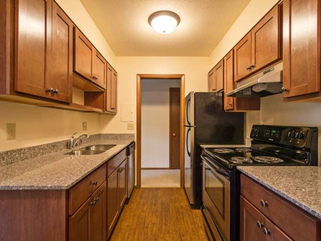 Westwood Gardens 2 Bedroom Apartment for Rent at 2501 Nevada Ave S, St. Louis Park, MN 55426 Willow Park