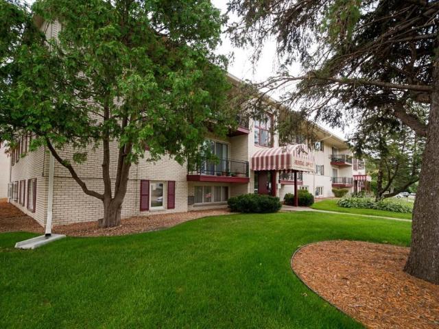 Westwood Gardens 2 Bedroom Apartment for Rent at 2501 Nevada Ave S, St. Louis Park, MN 55426 Willow Park