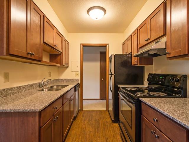 Westwood Gardens 2 Bedroom Apartment for Rent at 2501 Nevada Ave S, St. Louis Park, MN 55426 Willow Park