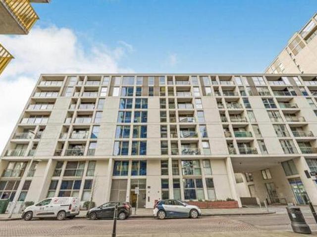 Westwood House, London, 2 Bedroom Flat