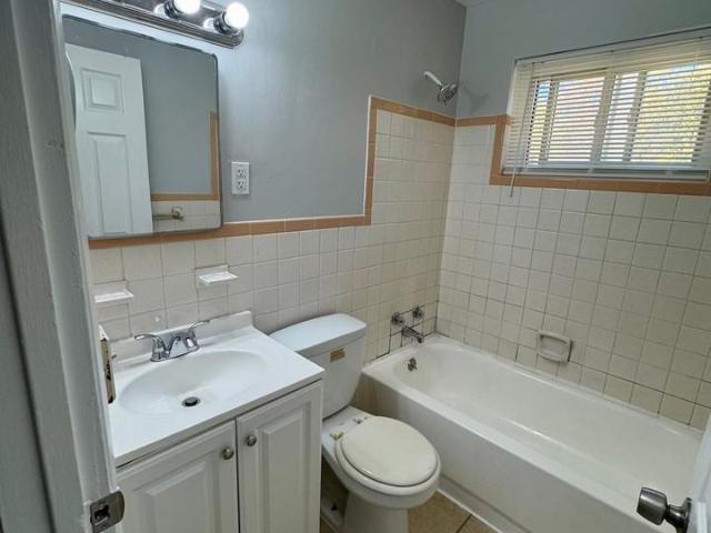 Westwood Manor 1 Bedroom Apartment for Rent at 3272 Gobel Ave, Cincinnati, OH 45211 Westwood